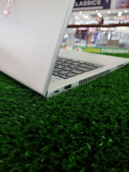 HP ProBook ni sensorlisidan keldi, treyder va programmistlar uchun