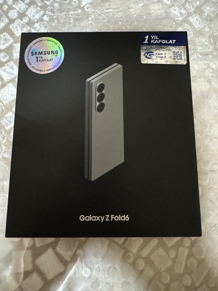 Samsung  Galaxy Fold 6             Samsung  Galaxy Fold 6