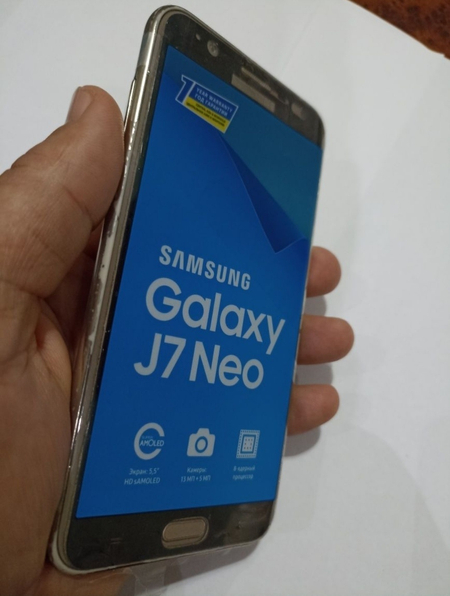 Samsung Galaxy J7 Neo