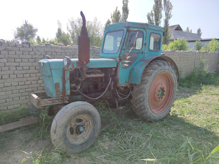 Traktor va instrumentlari