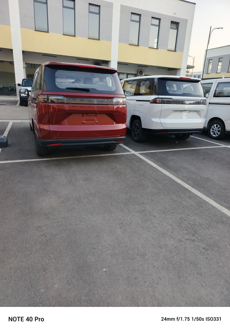 Wuling linxys MPV gibrid