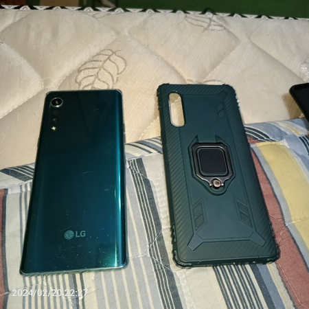 LG vilvet 5g изумруд в хорошем состояние привезён с кореи