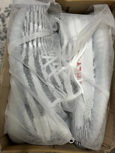 Кроссовки мужские Yeezy 350 42 размер