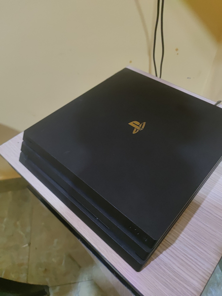 Playstation 4 Pro lar 2ta sotiladi !
