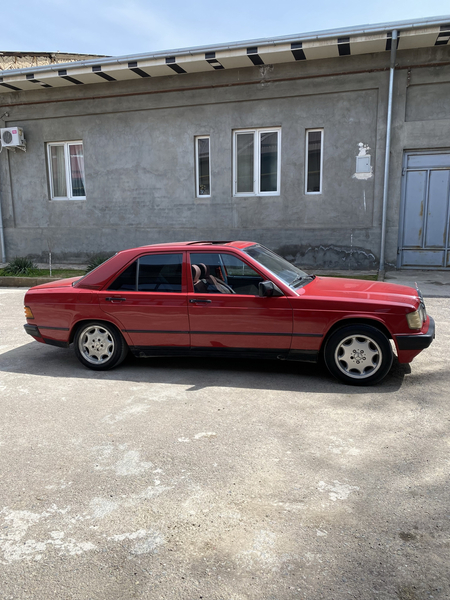 W201 e190 Sotiladi