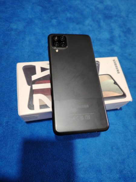 Samsung A 12 sotilado