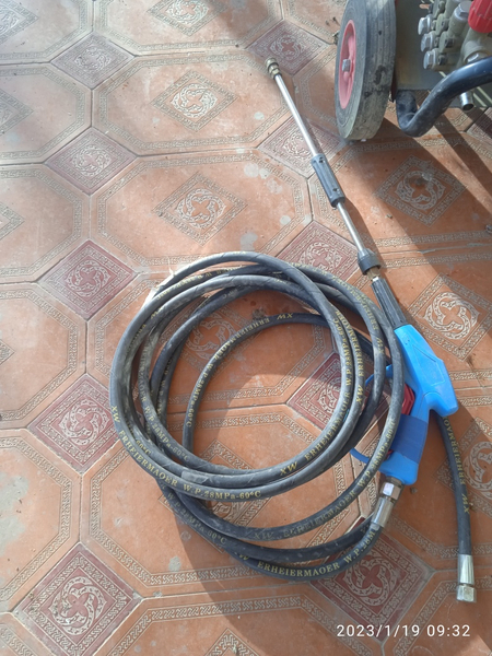 Yangi karcher sotiladi