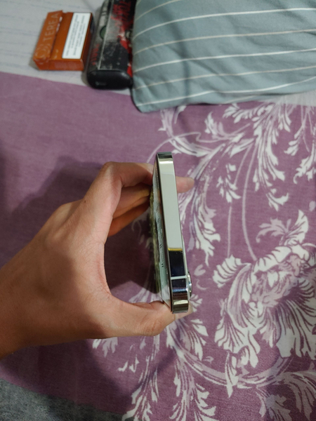 Срочно продаю iphone 12 pro max 256