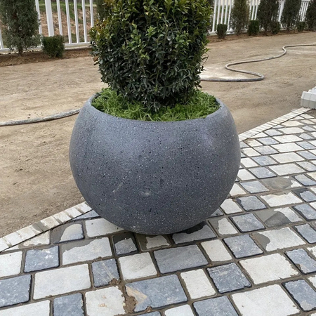 Betondan yasalgan gul tuvak