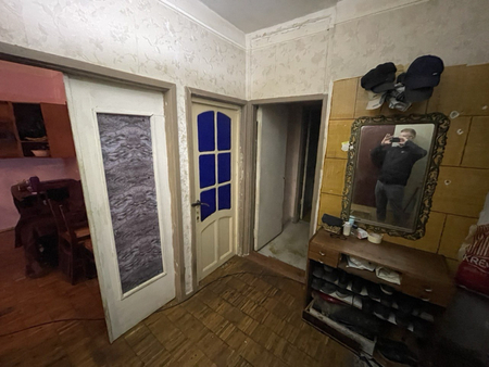 ул. Аккурган.    3-комнатная.  2 этаж.    75 м2