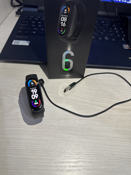 Продается mi band 6 в отличном состоянии