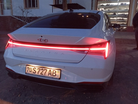 Hyundai Elantra 3-pozitsiyasi