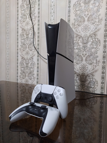 PS5 Slim Digital 1TB 2ta joystick va oyinlar bilan