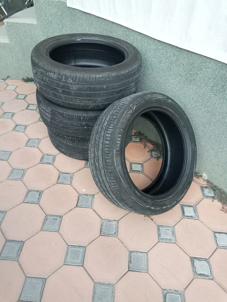 Продам авторезину, 235/50R19