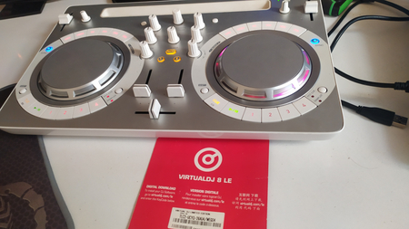 Pioneer Dj aparati sotiladi srochni