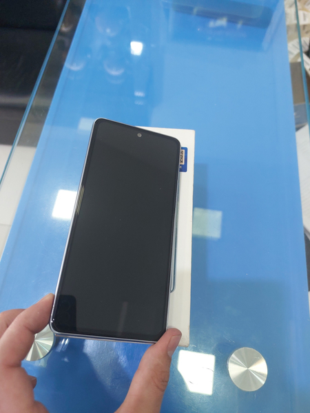 Samsung A53.  8 128gb