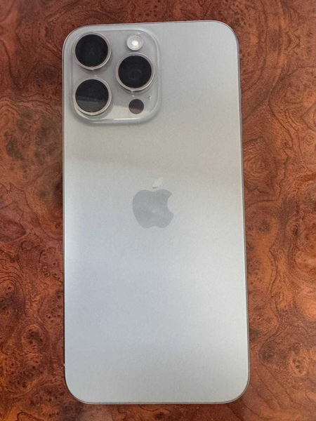 Продаётся IPhone 15 Pro Max 256 gb