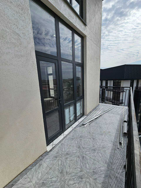 2 xonali 75m² 8-qavat uy sotiladi