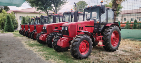 Traktor Belarus 1221.2