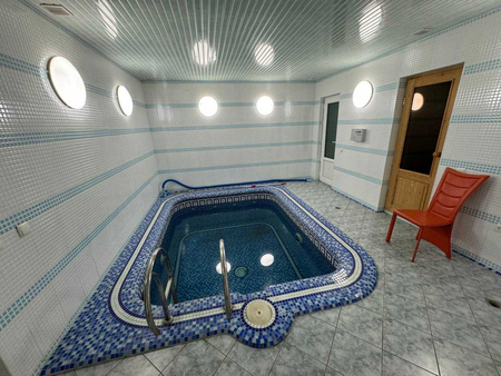 Сдается шикарный дом в Яккасарайском  районе. 2.5 сотки 3х уровневой