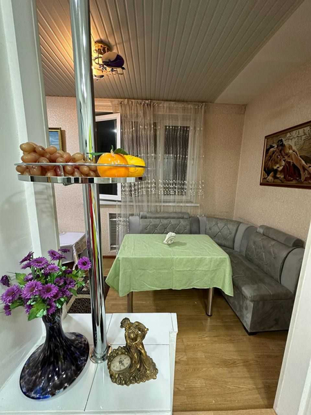 ОЙБЕК 4-9/10  пл.110м2       м-в Госпитальный базар