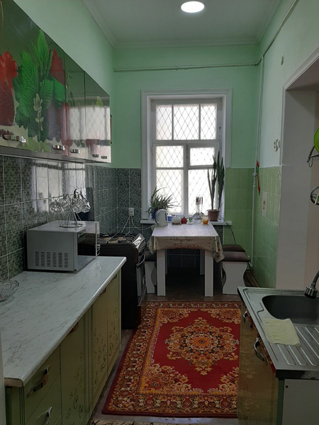 Сдаю дом- квартира из 2ух комнат ! Гостям ! В центре!