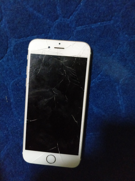 Iphone 6s 64 xotira yomks 100 aybi rasimda