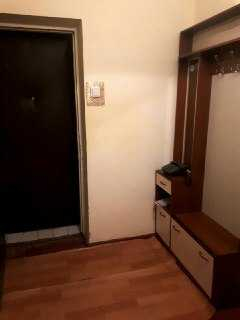 недорого продаю  3/3/4, центр,кирпич,мебель- Мирабад район