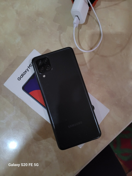 samsung m12 4/64 gb