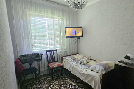 Продаётся квартиры 5/1/4 на Юнусабадском  районе 18-й квартал (J2414)