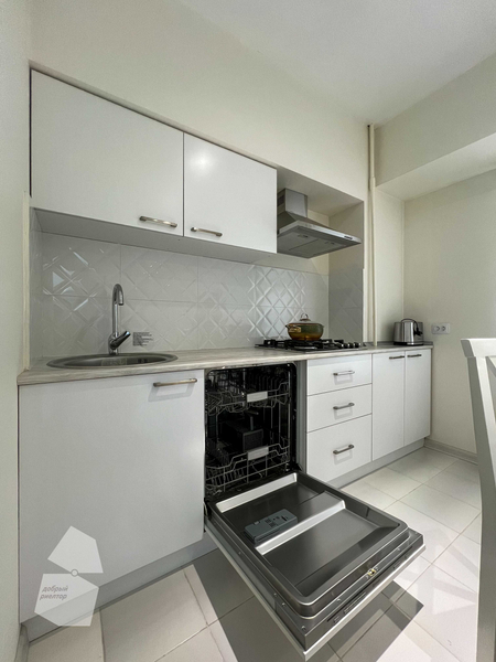 (Добрый) Ц2 (Детский мир), 72 м², 3/7/9, Белоснежная