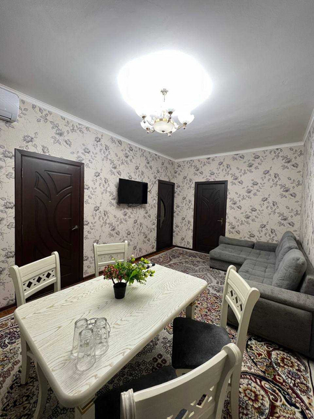 Продается 2 переделанная в 3 квартира на 16 квартале Чиланзар