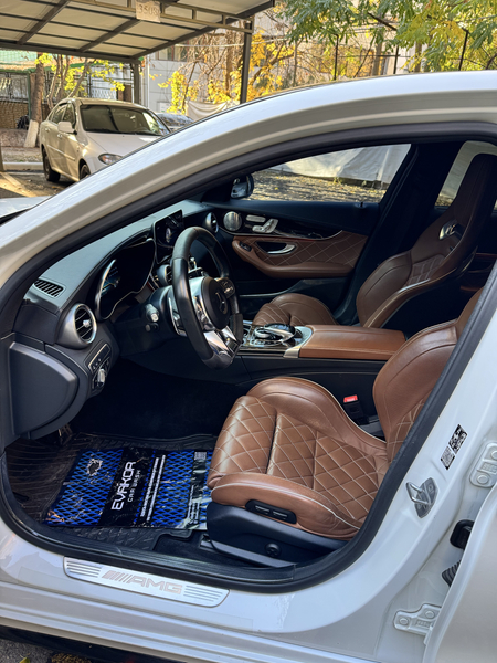 Срочно продаю Mercedes-Benz C43 AMG 4matic