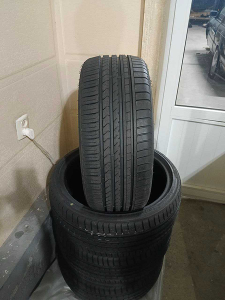 Все сезонные шины
215*35*r18
