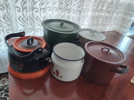Кострюли продаются