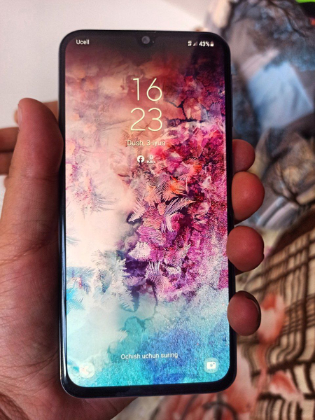 Samsung A40 4ga 64 tale holati yaxshi