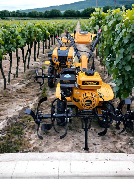 Mini traktor .(kultvator
