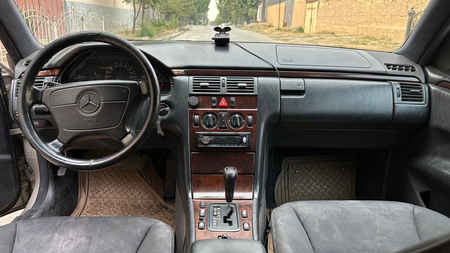 Мерседес универсал 210 сотилади каробка автомат