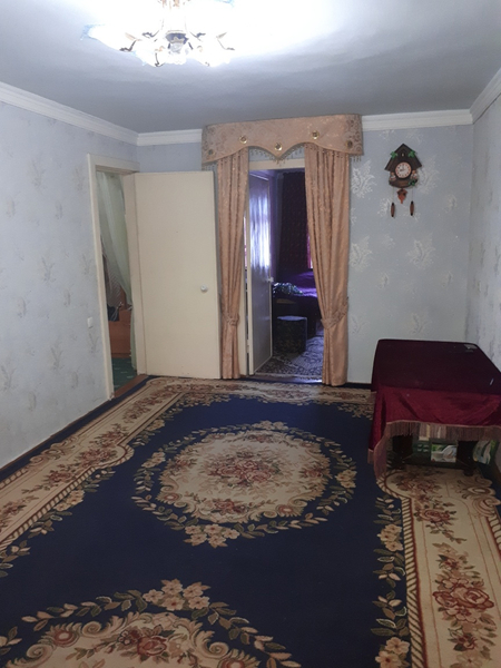 Продается квартира в Коканде на вокзале, у дороги первый этаж
