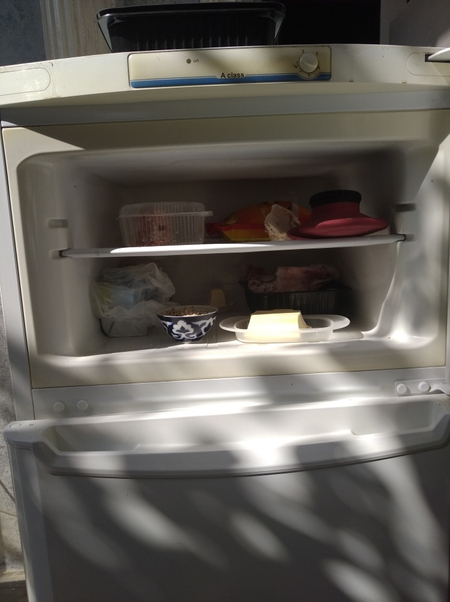 продается холодильник Indesit