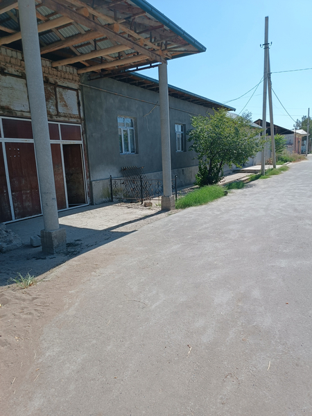 Uy sotladi 7.5 sotx 12 ta hona hilati yaxwi