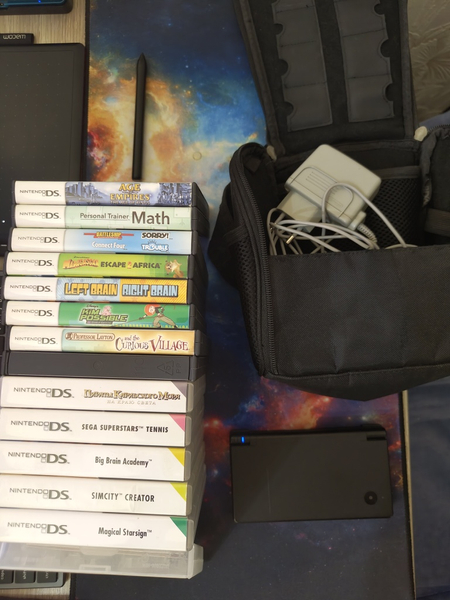 Nintendo DSi черная