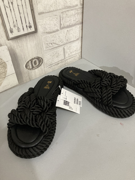 Шлепки от H&M. 40 размера, новые