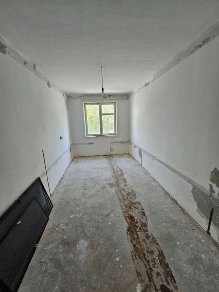5 xonali 100m² 2-qavat uy sotiladi.