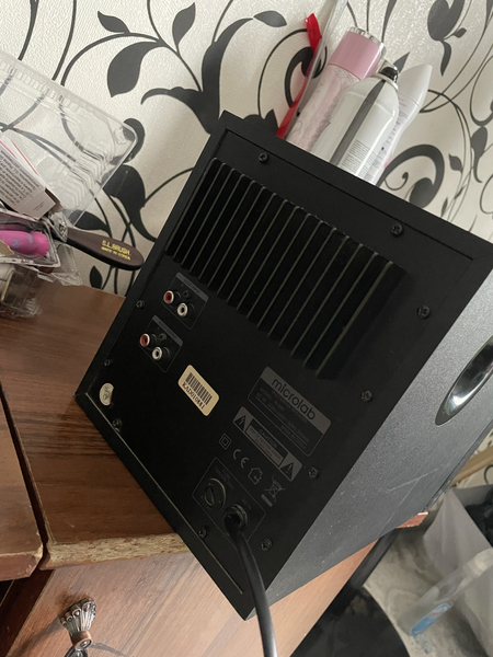 Microlab M-880 Сабвуфер