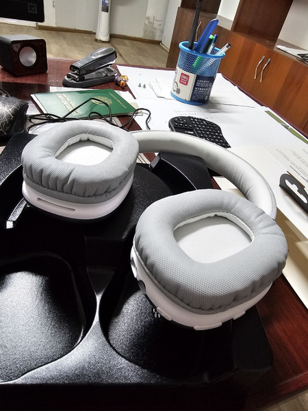 Hoco W35 
Bluetooth 5.3 + AUX + MicroSD 
40 соат заряд тутади
Наушник