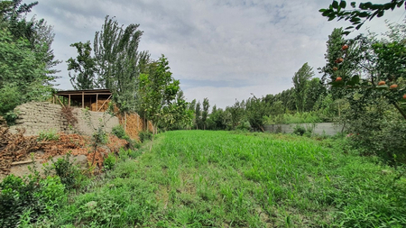 Uchastka sotiladi