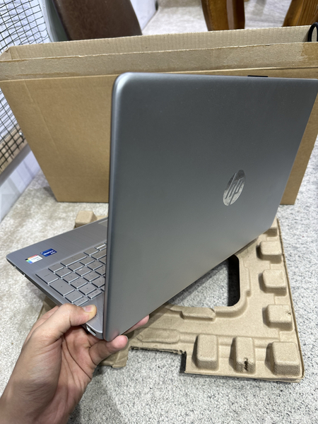 Noutbook Hp core i7 12 pok 8 512