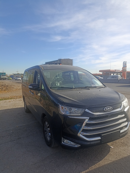JAC M4 rifene miniven 9kishilik B kategoriya prava bilan xaydash mumki