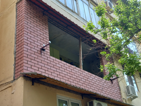 Установка надо окном Козырьков